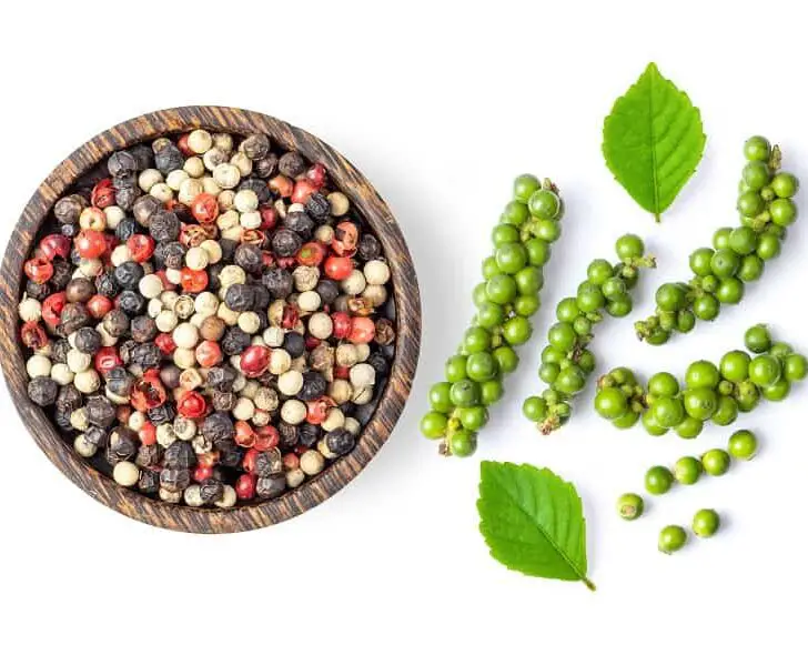 A Peppercorn Guide – Types, Colors, Uses, Origins, and More – The Spicy ...